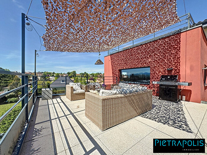 Maison à vendre - Saint-Genis-Laval - 8 pièces - 5 chambres