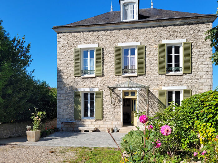 Maison 13 pièces à Souppes-sur-Loing, à vendre