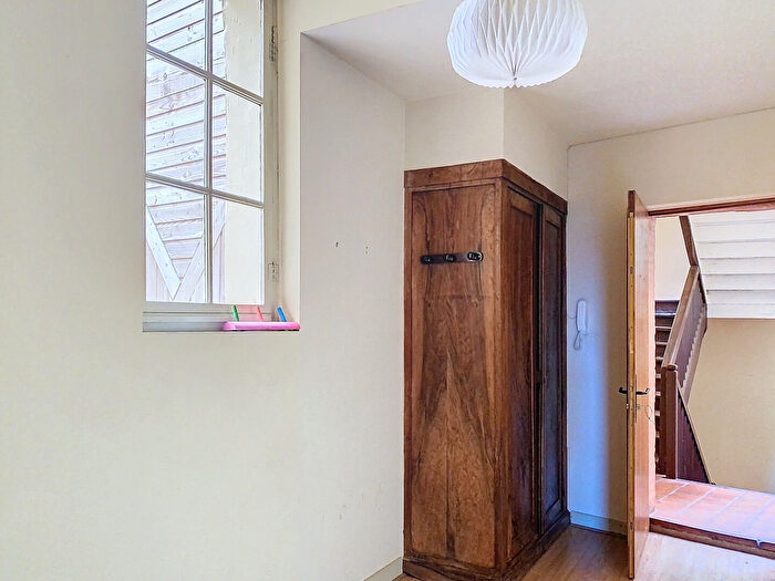 Maisons à vendre et appartements à louer - 1