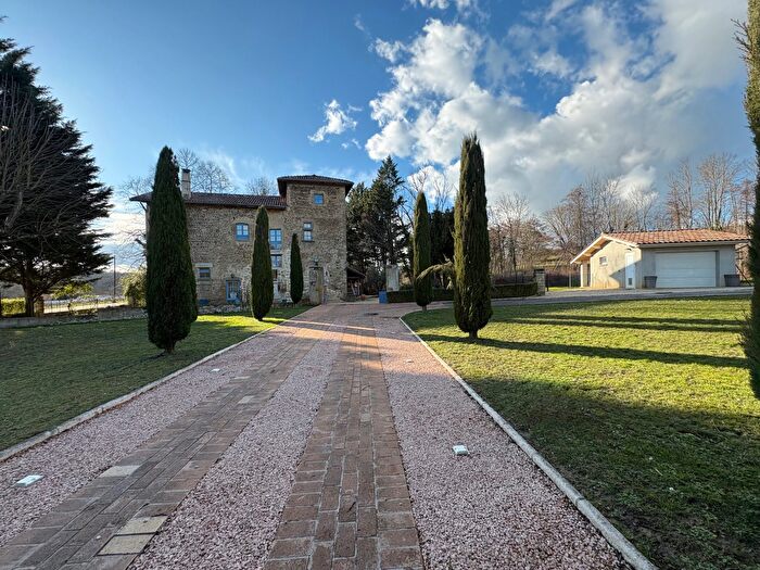 Maison 7 pièces à Montseveroux, à vendre