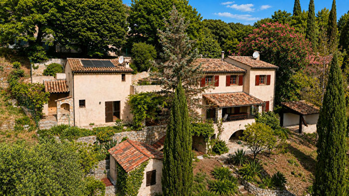 Maison 5 pièces à Tourrettes-sur-Loup, à vendre