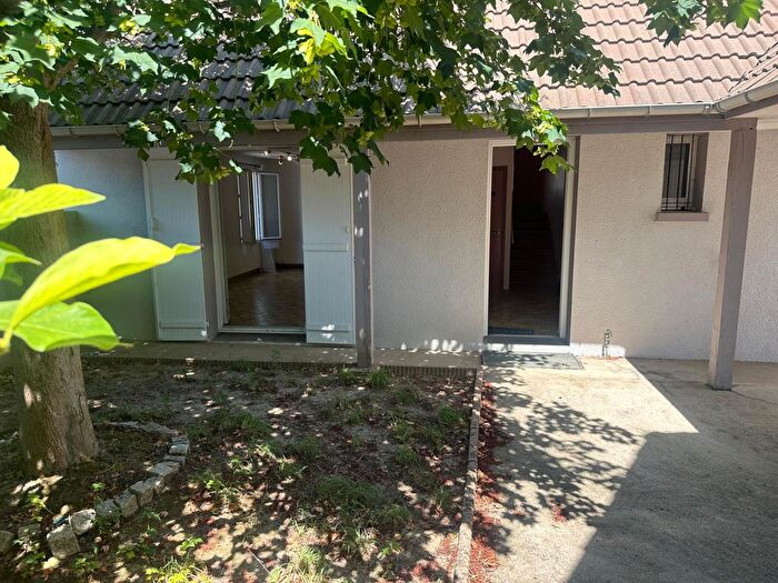 Maison 4 pièces à Combs-la-Ville, Bois l'Evèque, à vendre