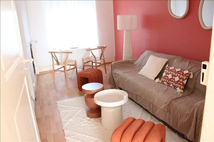 Appartement à louer - Centre Sud Ouest, Saint-Louis - 2 pièces - 1 chambre