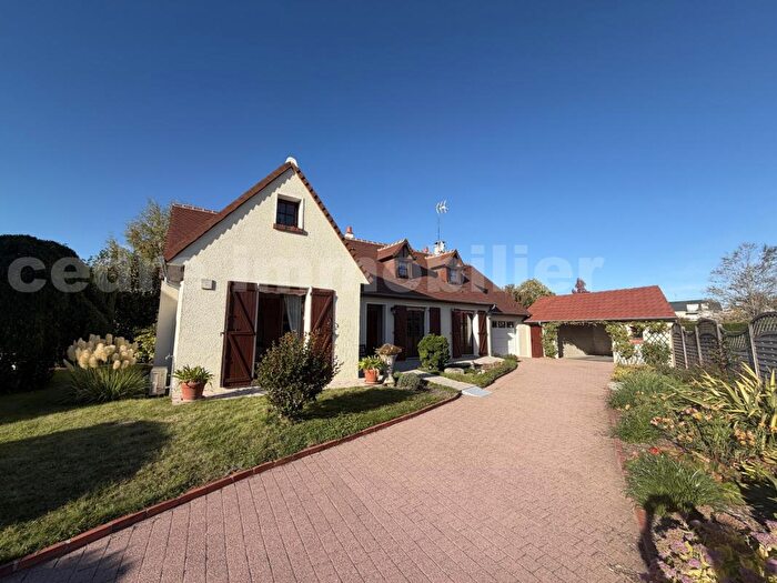 Maison à vendre - Saint-Pryvé-Saint-Mesmin - 6 pièces - 4 chambres