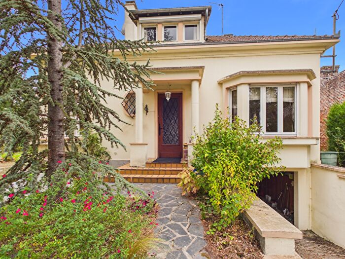 Ailly-sur-Noye - Maison 8 pièces à vendre