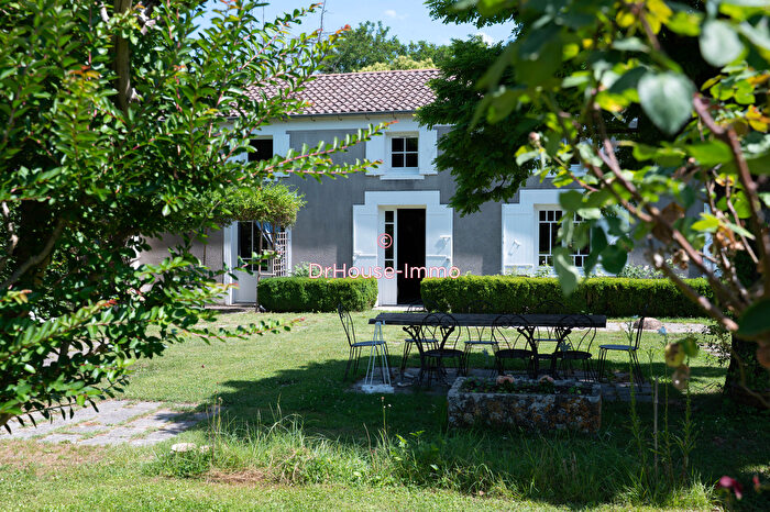 Maison 15 pièces à Saint-Émilion, à vendre