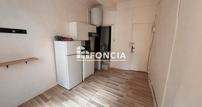 Saint-Mitre-les-Remparts : Appartement 1 pièce à vendre