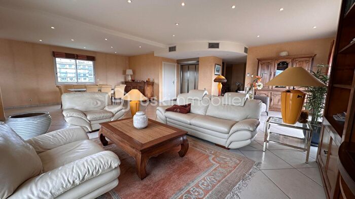 Appartement à vendre - Romans-sur-Isère, Centre-ville - 4 pièces - 3 chambres