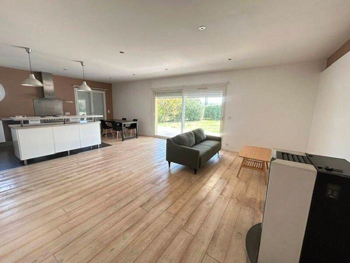 Maison 5 pièces à Calavanté, à louer