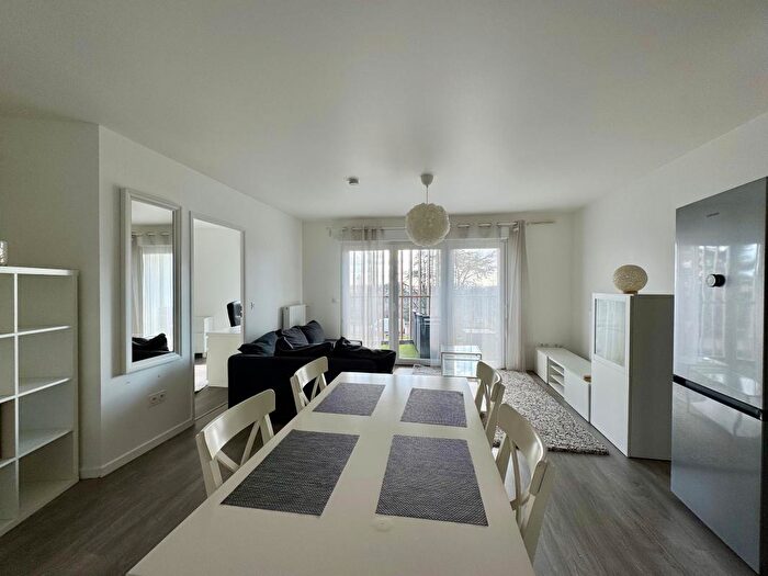 Appartement à louer - Champigny-sur-Marne, Quatre Cités, Simonettes - 2 pièces - 1 chambre