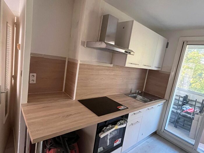 Appartement 4 pièces à louer - Nîmes, Ville Active