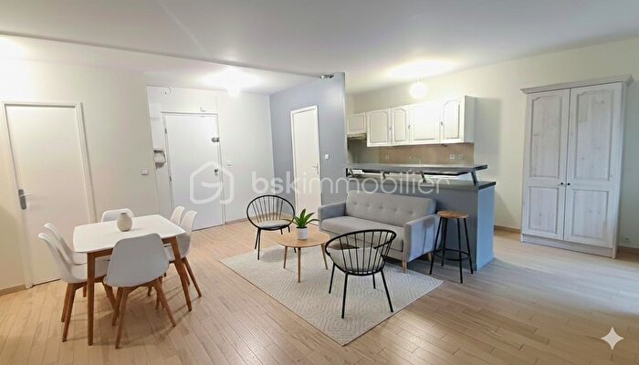 Appartement à vendre - Vaux-le-Pénil - 3 pièces - 2 chambres