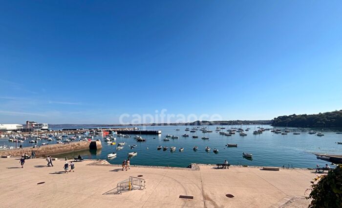 Appartement 5 pièces à Douarnenez, Centre-ville, Port Rhû, à vendre