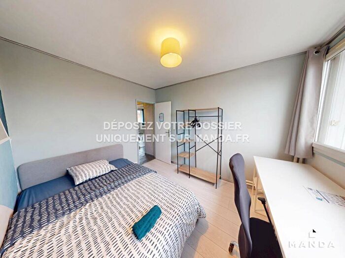 Appartement à louer - Bellevue-Solaure, Saint-Étienne - 5 pièces - 4 chambres
