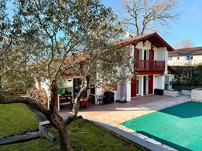 Maison à vendre - Bassussarry - 6 pièces - 4 chambres