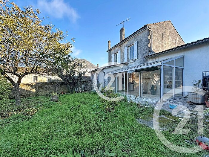 Maison à vendre - Saint-Même-les-Carrières - 6 pièces - 4 chambres