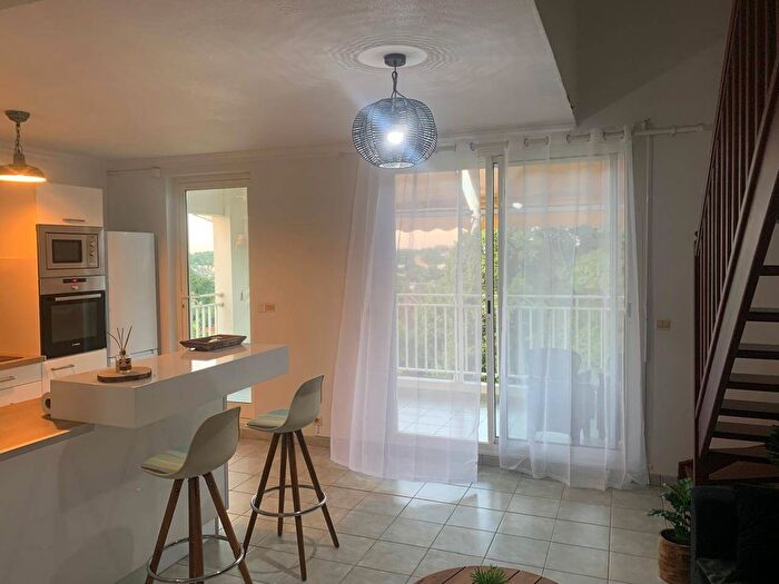 Appartement à louer - Les Abymes - 3 pièces - 2 chambres