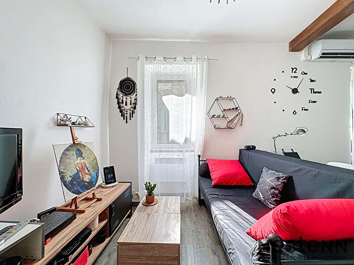 Appartement à vendre - Trets - 3 pièces - 2 chambres