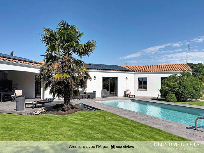 Maison 5 pièces à Saint-Sulpice-de-Royan, à vendre