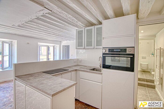 Maisons à vendre et appartements à louer - 3