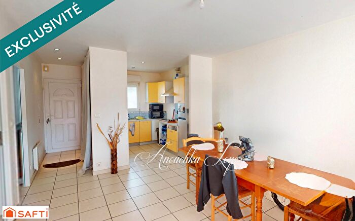 Appartement à vendre - Sauveterre-de-Guyenne - 3 pièces - 2 chambres