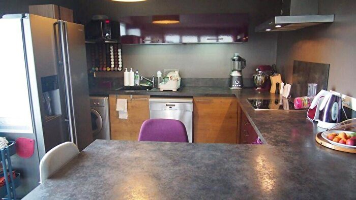 Appartement à louer - Genicart, Lormont - 4 pièces - 3 chambres