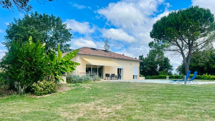 Lapenche : Maison 10 pièces à vendre