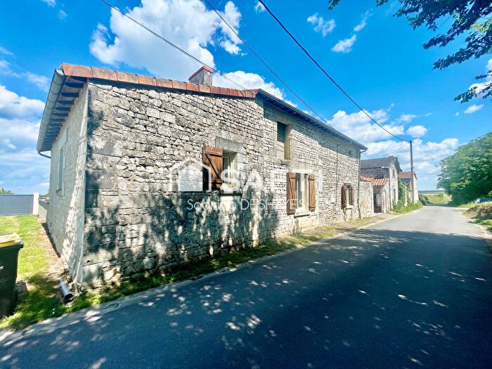 Les Trois-Moutiers - Maison 5 pièces à vendre