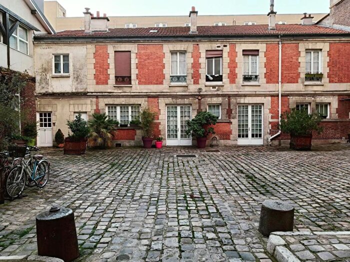 Appartement à louer - Paris e , Gambetta - 1 pièce