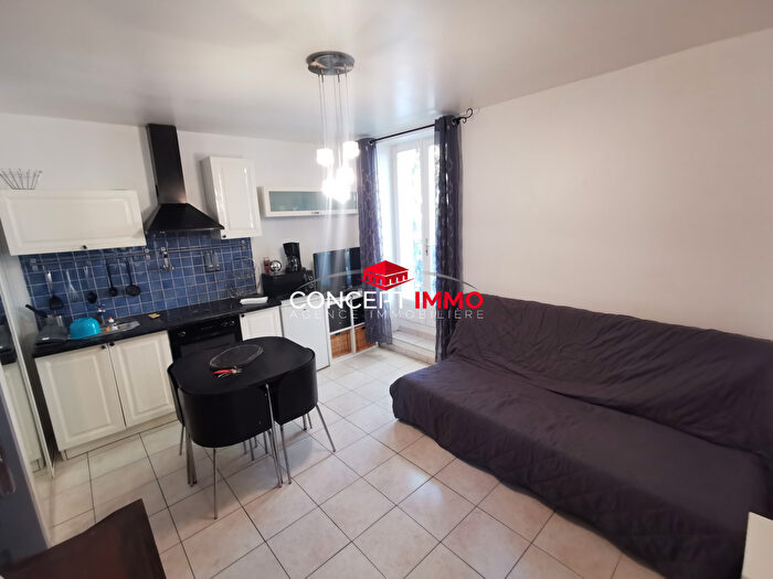 Appartement à vendre - Belgentier - 1 pièce