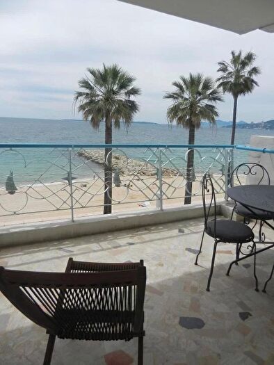 Appartement à louer - Antibes - 2 pièces - 1 chambre