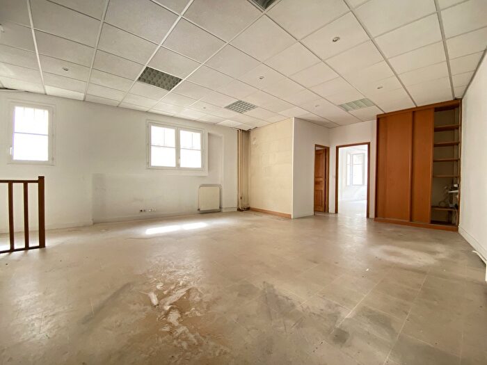 Appartement à vendre - Paris e  - 6 pièces - 4 chambres