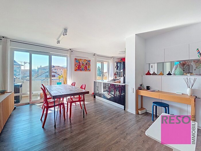 Appartement à vendre - Ville-la-Grand - 3 pièces - 2 chambres