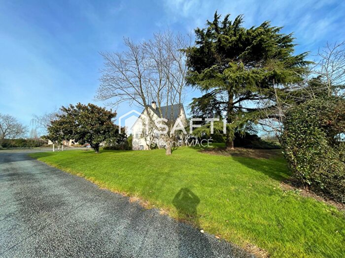 Maison à vendre - Bonchamp-lès-Laval - 7 pièces - 6 chambres