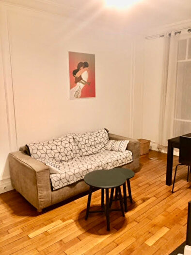 Appartement 2 pièces à Paris 15ème, Violet, Commerce, à louer