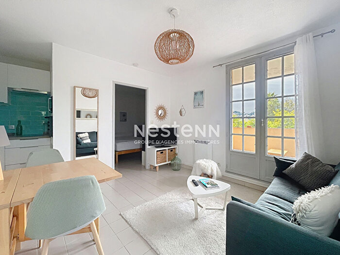 Appartement à louer - Vallauris, Les Mauruches - 2 pièces - 1 chambre