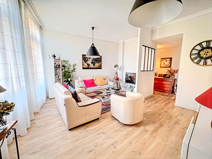 Appartement à vendre - Aix-les-Bains, Centre-ville - 3 pièces - 2 chambres