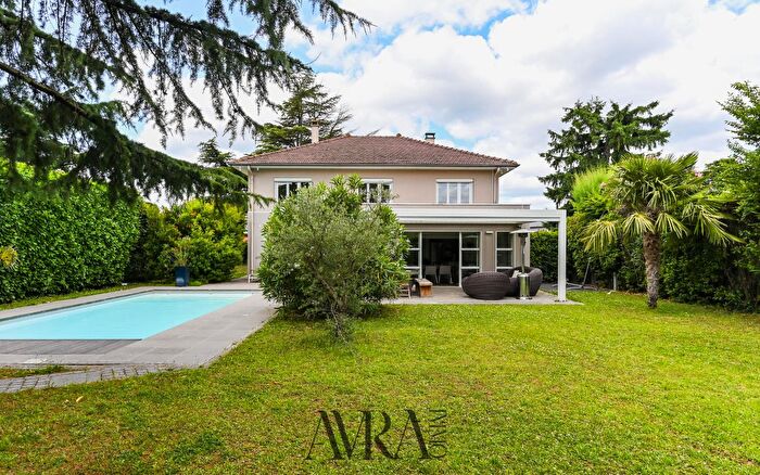 Maison à vendre - Corbas - 7 pièces - 5 chambres