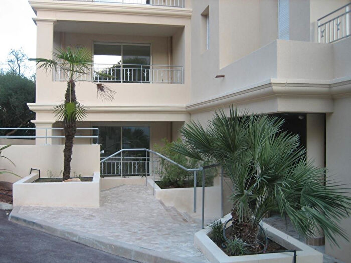 Appartement à vendre - Toulon, La Serinette, La Barre - 4 pièces - 3 chambres