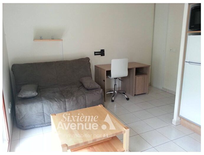 Appartement à louer - Père Komitas, Chaville - 1 pièce