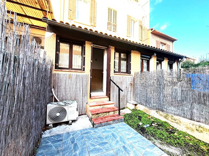 Appartement à louer - Toulon, Champs-de-Mars - 2 pièces - 1 chambre