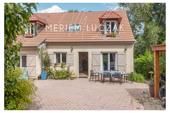 Maison à vendre - Poissy, Saint-Exupéry - 8 pièces - 7 chambres