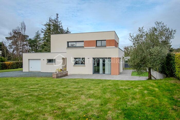 Maison à vendre - Ploumagoar - 7 pièces - 4 chambres