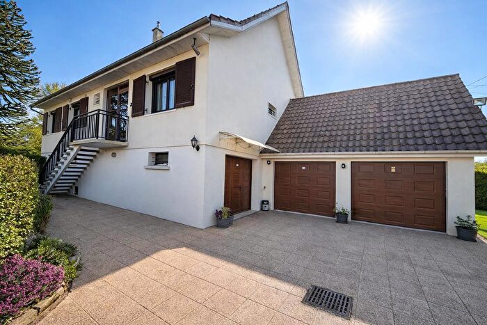 Maison à vendre - Fontenay-Trésigny - 6 pièces - 4 chambres