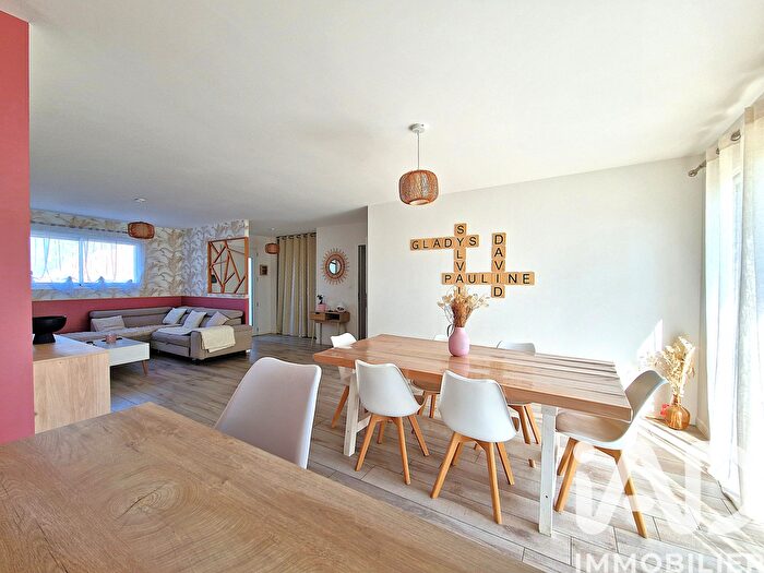 Maison à vendre - Saint-Colomban - 5 pièces - 4 chambres