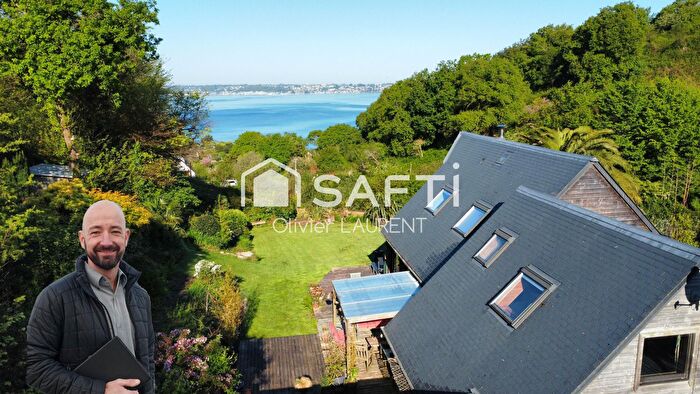 Maison à vendre - Trélévern - 8 pièces - 4 chambres