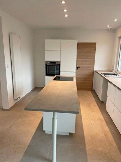 Maison à louer - Hoymille - 6 pièces - 5 chambres