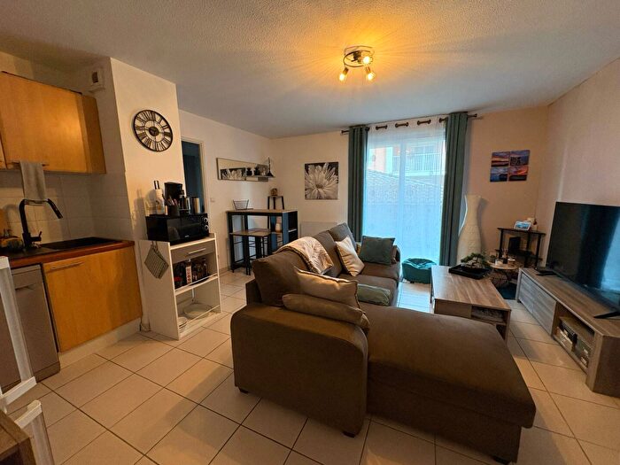 Appartement à louer - Fourques - 2 pièces - 1 chambre