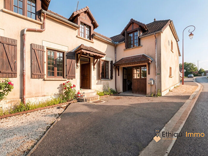 Bertignolles : Maison 7 pièces à vendre