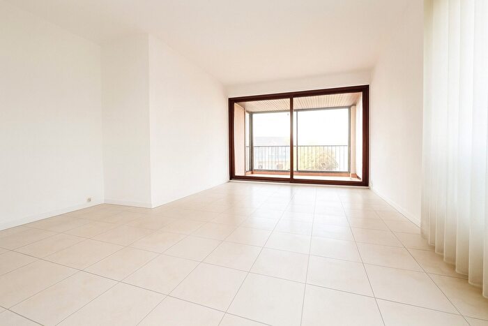 Appartement à vendre - Fontenay-le-Fleury - 3 pièces - 2 chambres